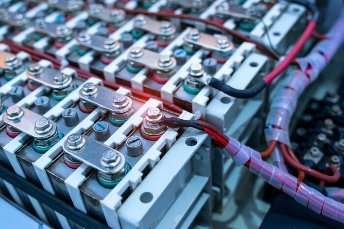 10 Tips For Industrial Battery Handling Safety - Remis Power Systems Inc.